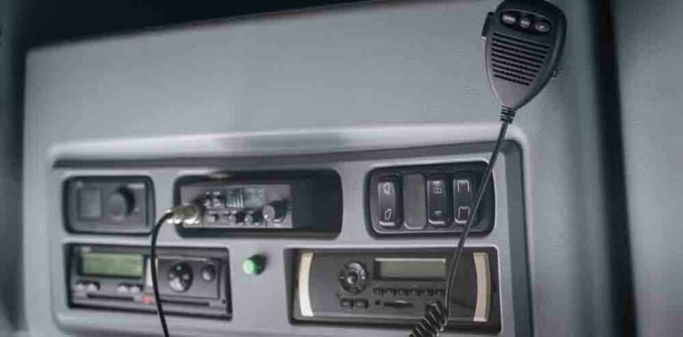 Les meilleures radios CB (cibi) en 2025 ! Avis d'un Pro